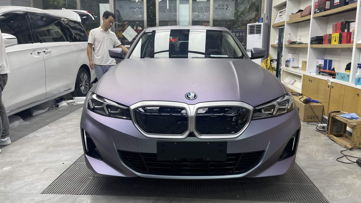 BMW i3 car Color changing film construction effect - WooMagicar