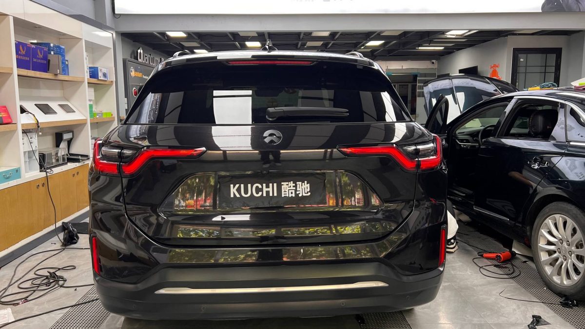 NIO car Color changing film construction effect - WooMagicar